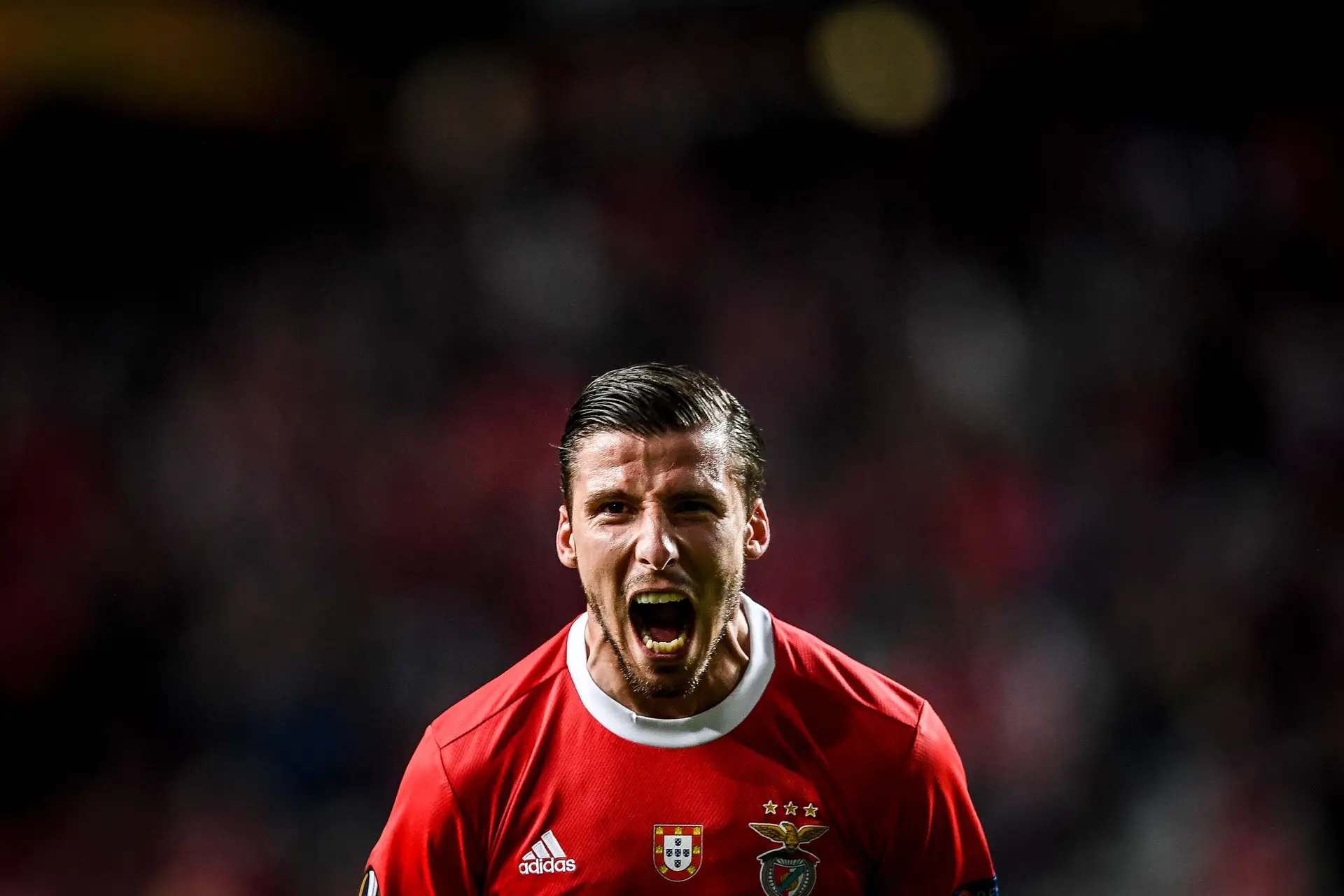 O Benfica tinha de vender o melhor produto. E não havia melhor produto ...