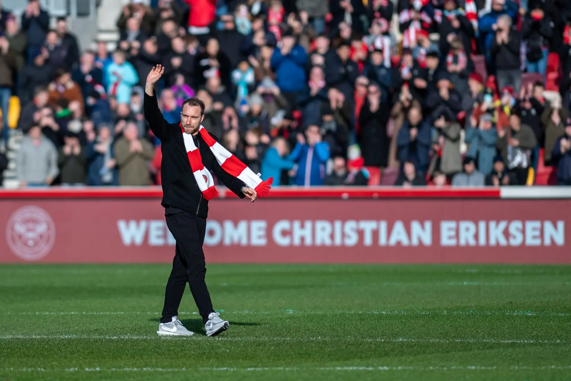 Christian sente-se Eriksen: estamos quase a vê-lo outra vez em campo e ...