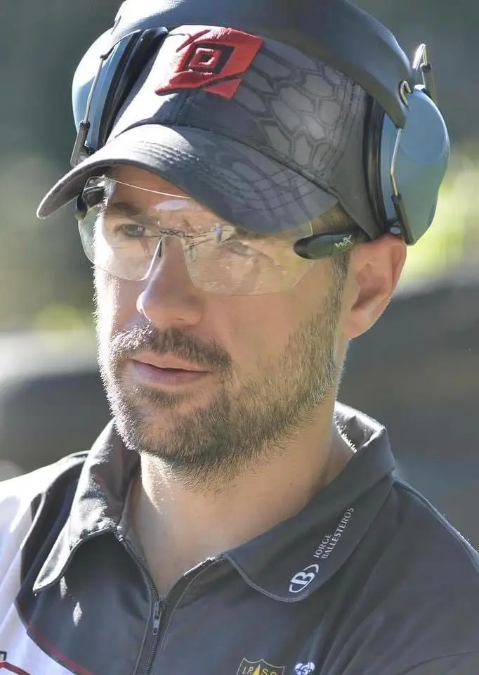 Jorge Ballesteros, campeão mundial de tiro, foi encontrado morto com um ...