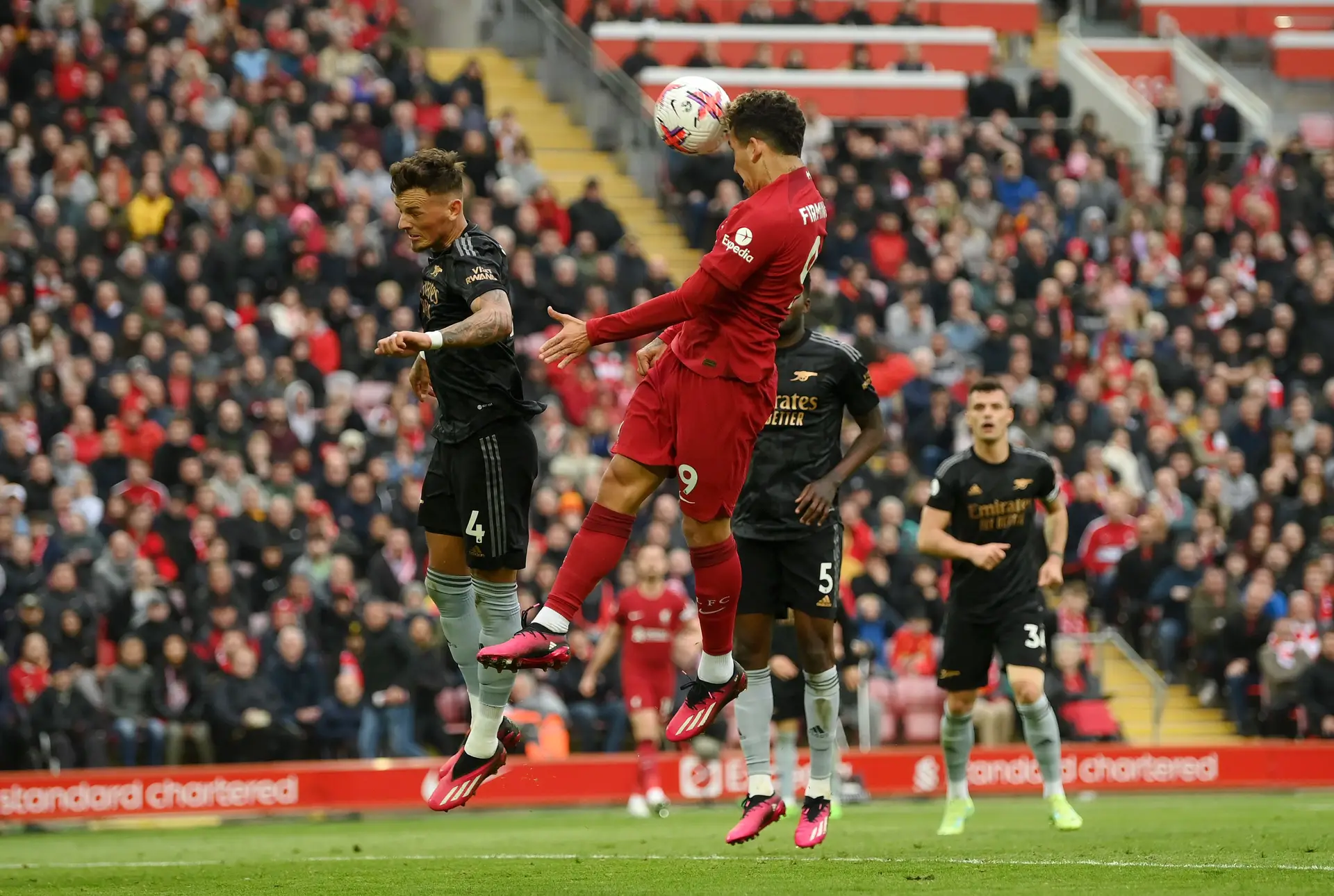 O Arsenal esteve a ganhar por 2-0 em Anfield, mas golo de Firmino aos ...