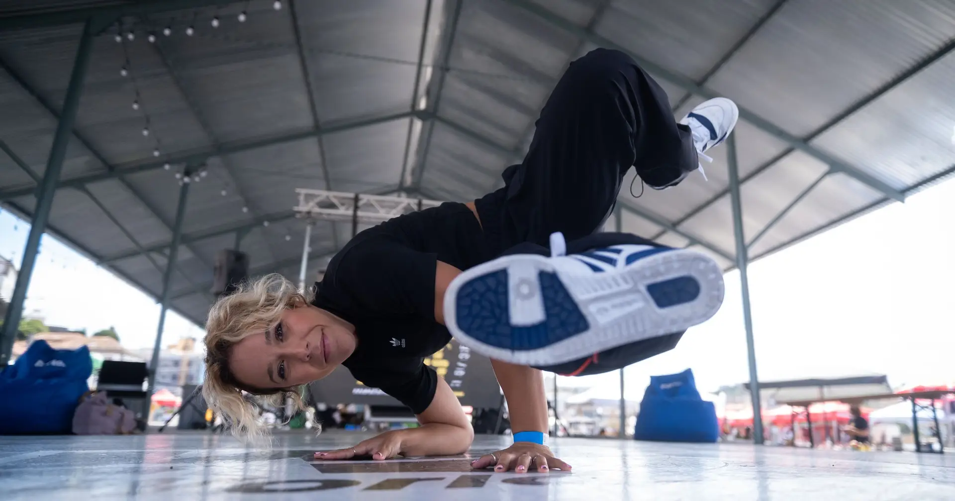 Não é breakdance, é breaking. E Vanessa Marina não é uma delinquente, é ...