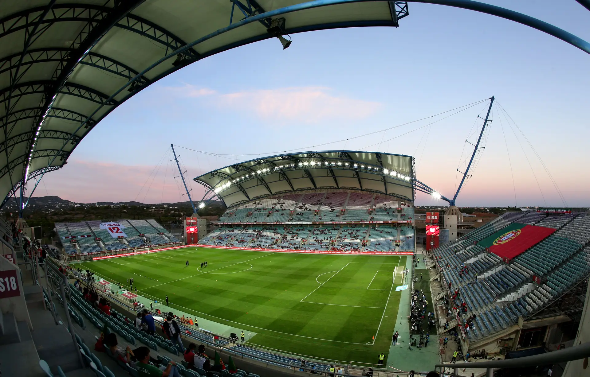 Farense quer receber Benfica, FC Porto e Sporting no Estádio Algarve a ...