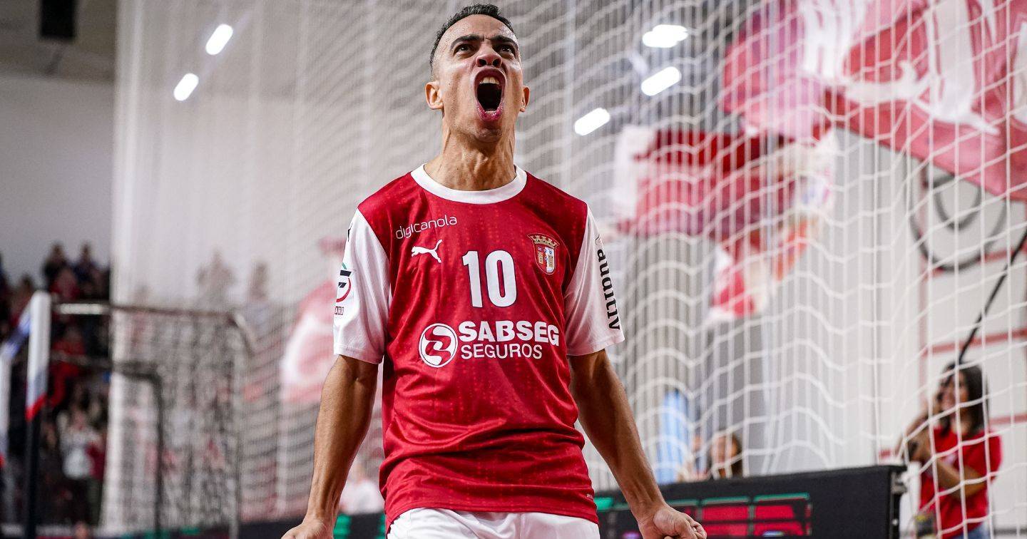 Com “uns chocolates a mais” e aos 41 anos, Robinho ganhou o primeiro ...