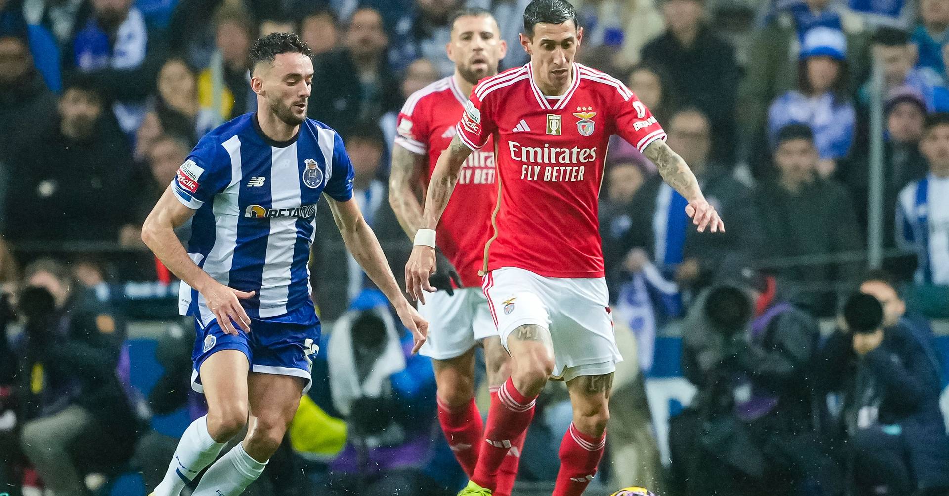 Benfica, FC Porto e mais 28: com o elenco do Mundial de clubes ...