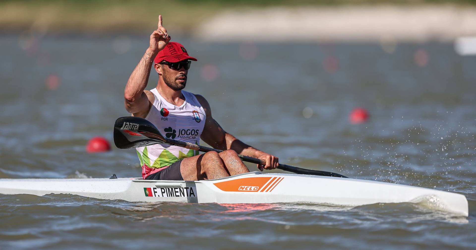 O ‘velho’ Fernando Pimenta não abranda e está na final de K1 1000 metros para ir atrás do quarto ...