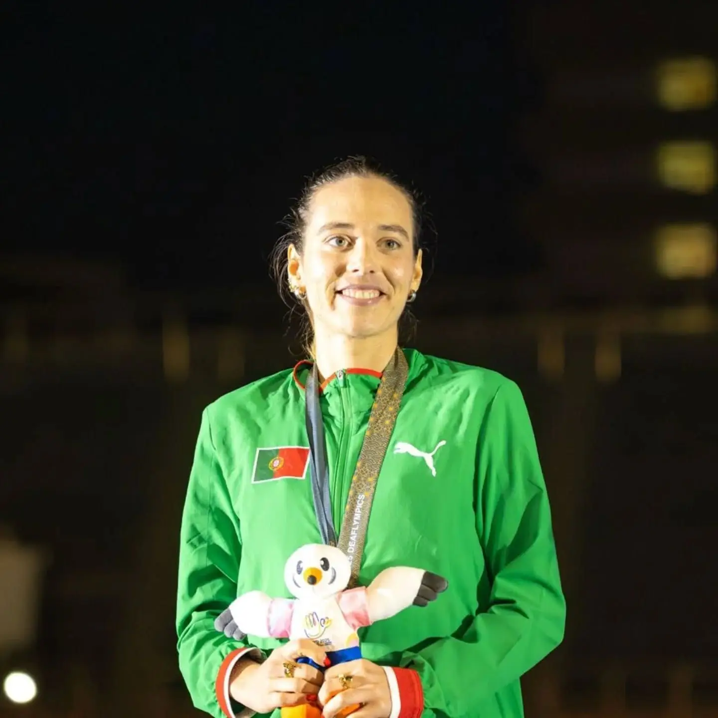 Nem a perder uma sapatilha a meio da corrida Margarida Silva deixou de ...