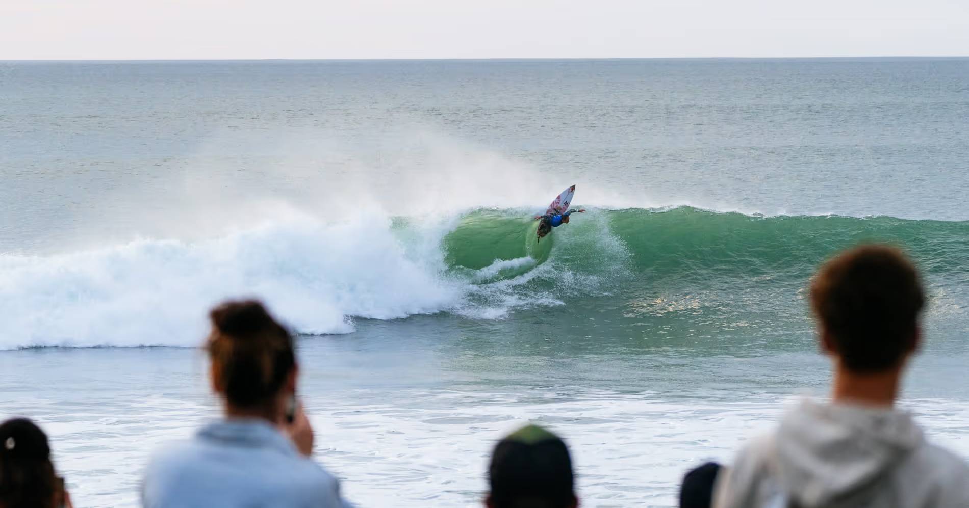 Ataque de animal marinho interrompe etapa da World Surf League na Nova ...
