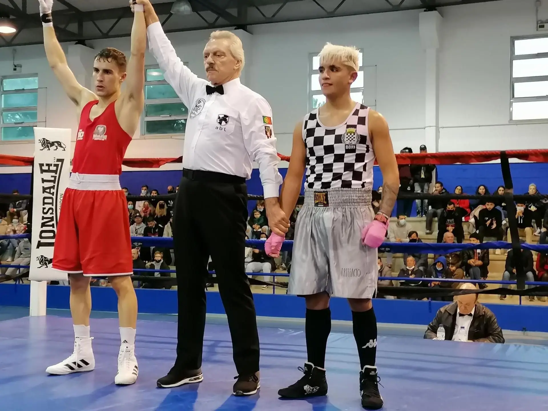 Algarvio Ricardo Fernandes sagrou-se bicampeão nacional de boxe - Postal