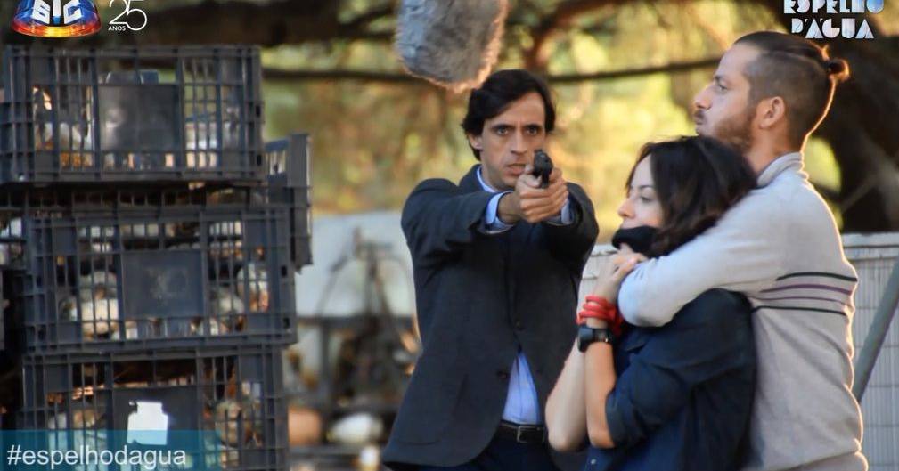 Rita corre risco de vida para tentar salvar o filho! - SIC