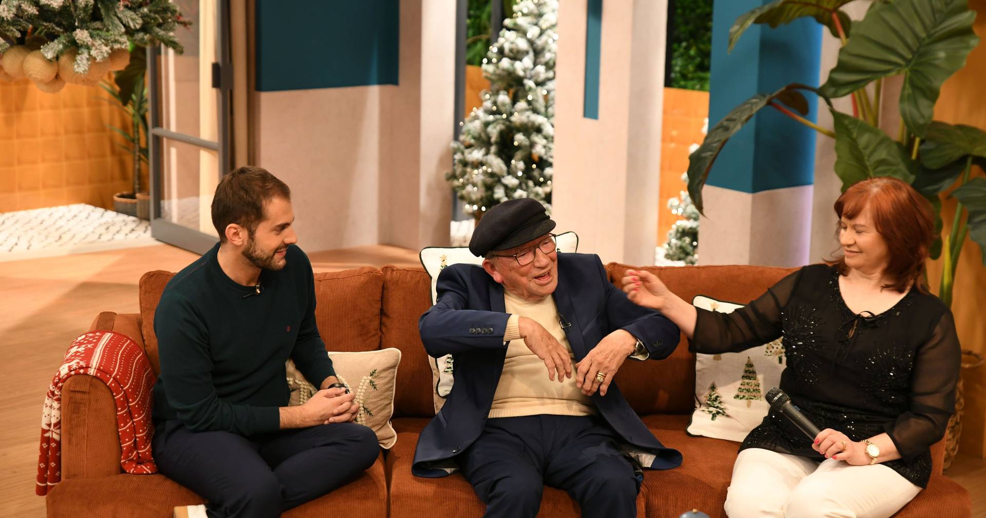 Manuel Morais tem 88 anos, é considerado o "Rei da alegria" e não pensa ...