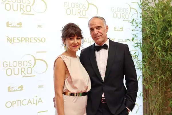 Vestido pela Internet? O contratempo de Teresa Dimas nos Globos de Ouro ...