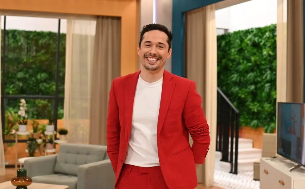 João Paulo Sousa mostra como é ser “pai de 3” em foto ternurenta e dá “dica de pai” - SIC