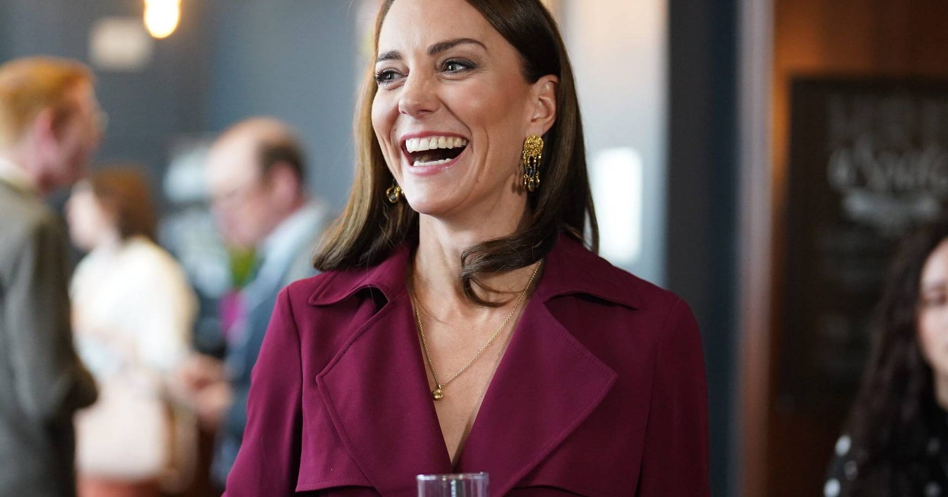 Dança de pés? O momento de Kate Middleton que se tornou viral nas redes ...