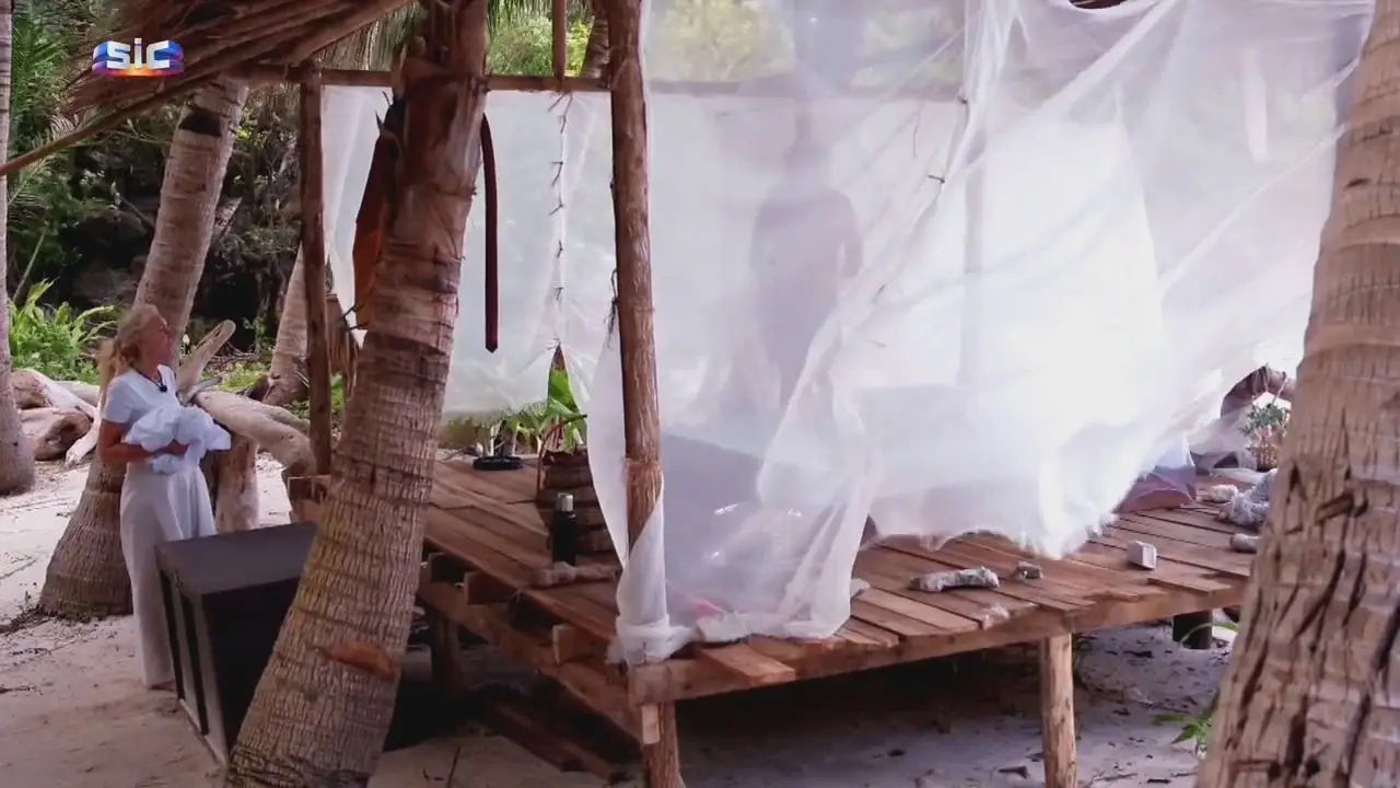 "Podíamos ter levado com o búzio!"— Tempestade assola French Beach e ...