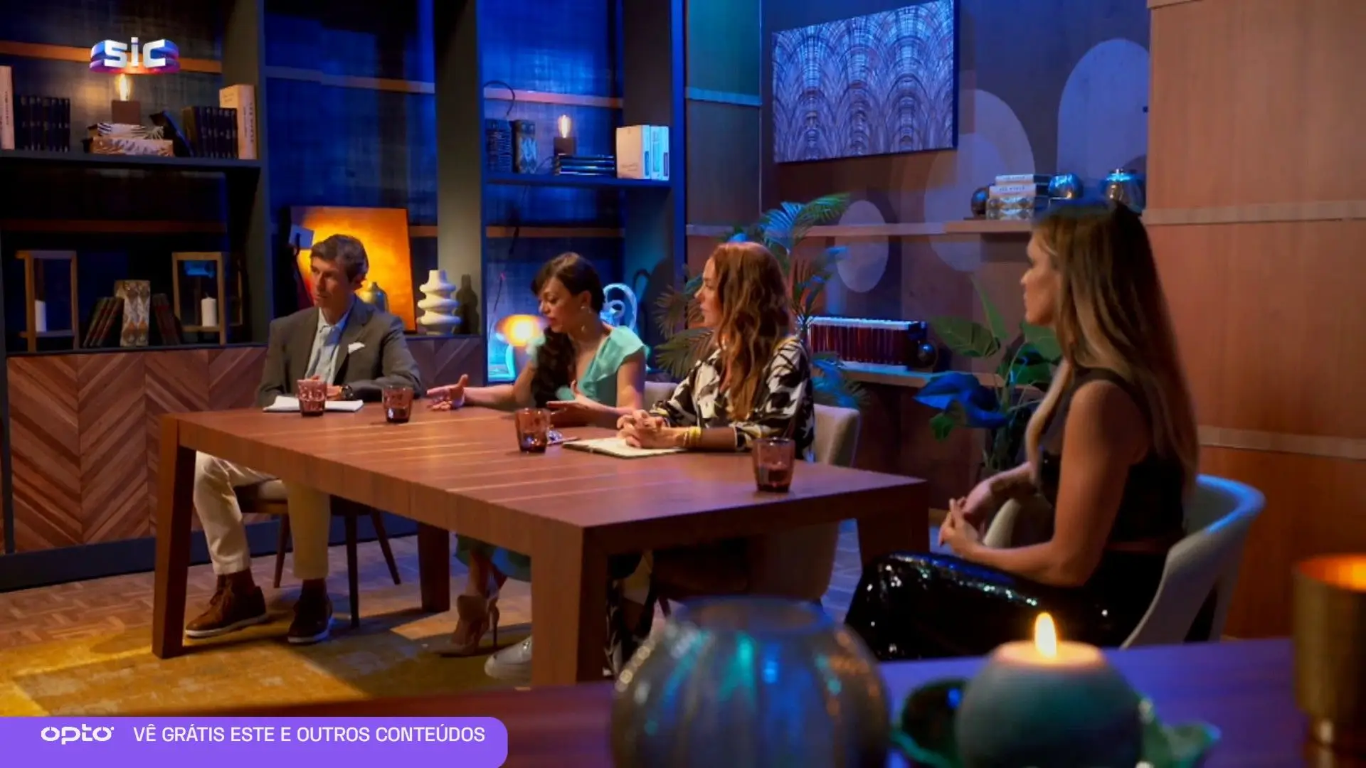 “Passa-se qualquer coisa com este casal” – Especialistas intrigados com ...