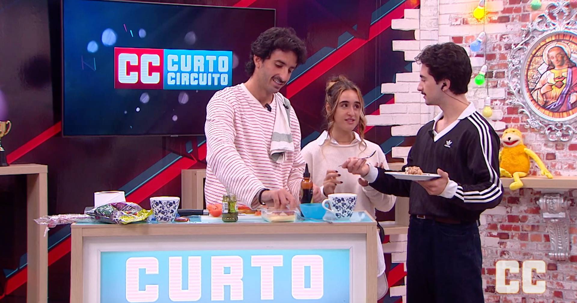 Equipa do CC prova salada preparada por Manel Rosa mas não aprova: "Não ...