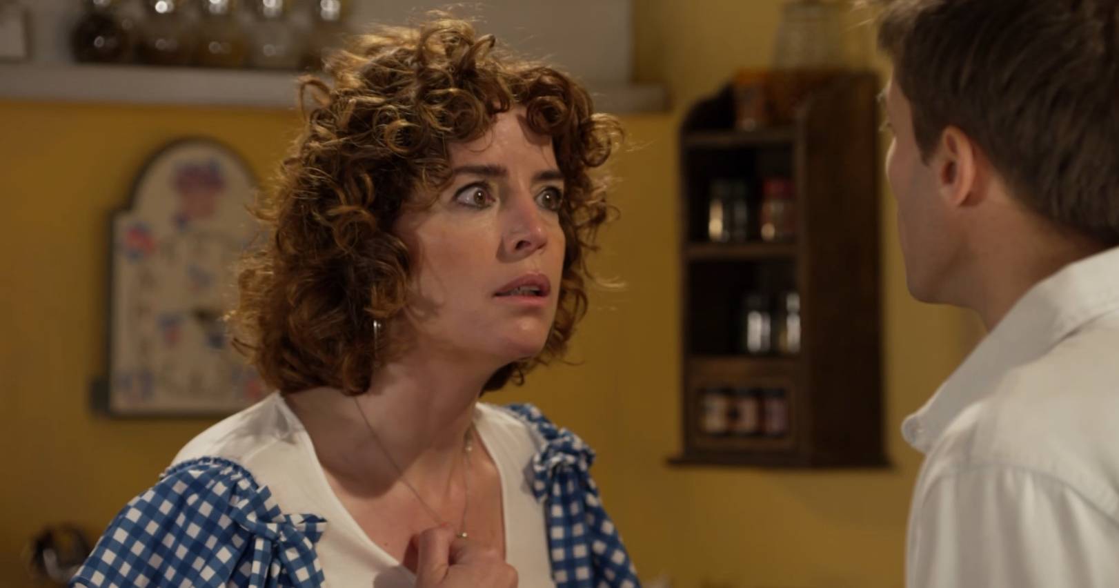 Márcia exalta-se ao descobrir o que Alex fez à filha: "Vou dar cabo ...