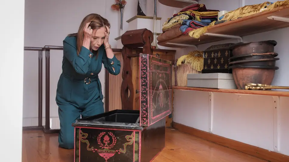 Resumo 'Senhora do Mar': Luísa descobre que o baú desapareceu do ...