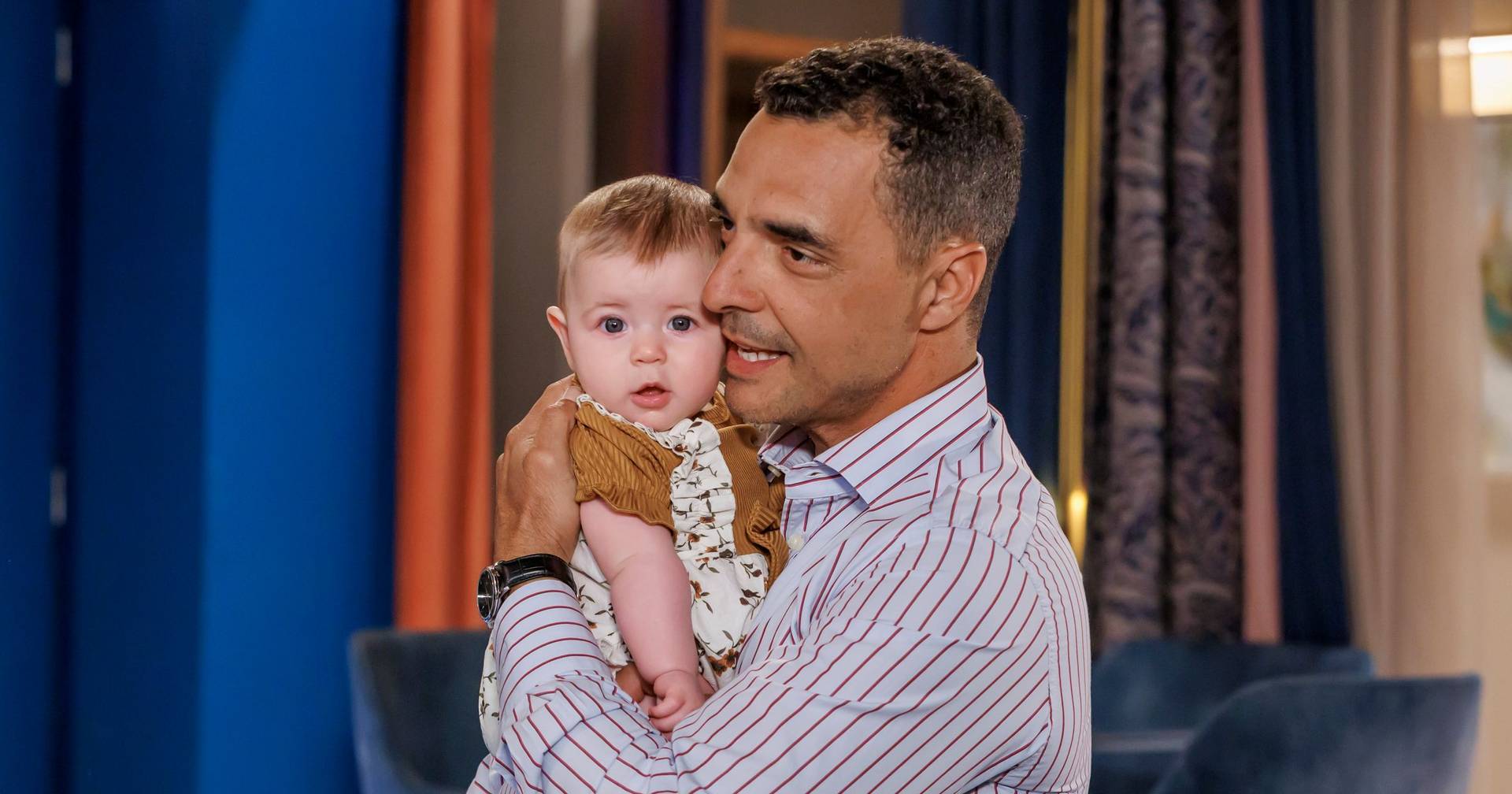 Resumo 'Senhora do Mar': Alex arma um escândalo com a filha nos braços ...