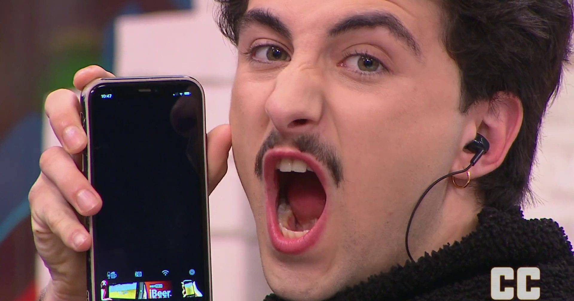 Manel Rosa arrota depois de beber uma imperial no Curto Circuito! - SIC