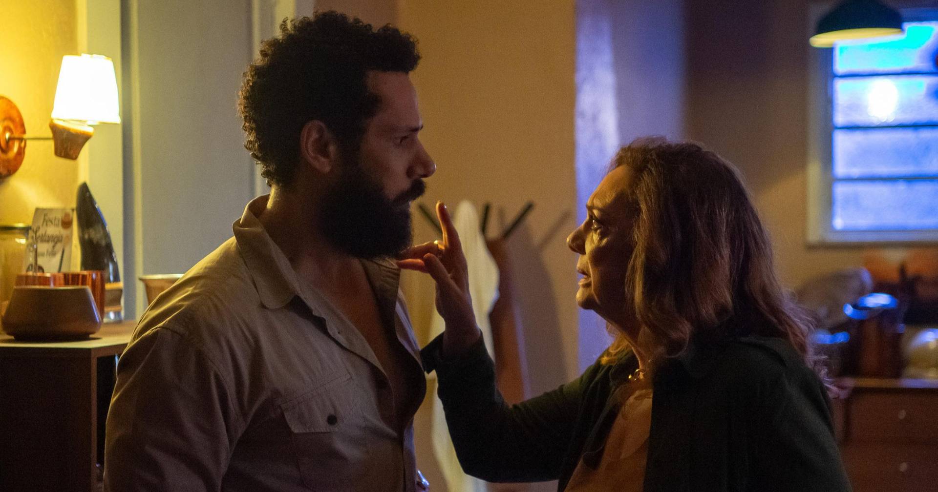 Vem aí em 'Terra e Paixão': Agatha descobre que Irene foi responsável ...