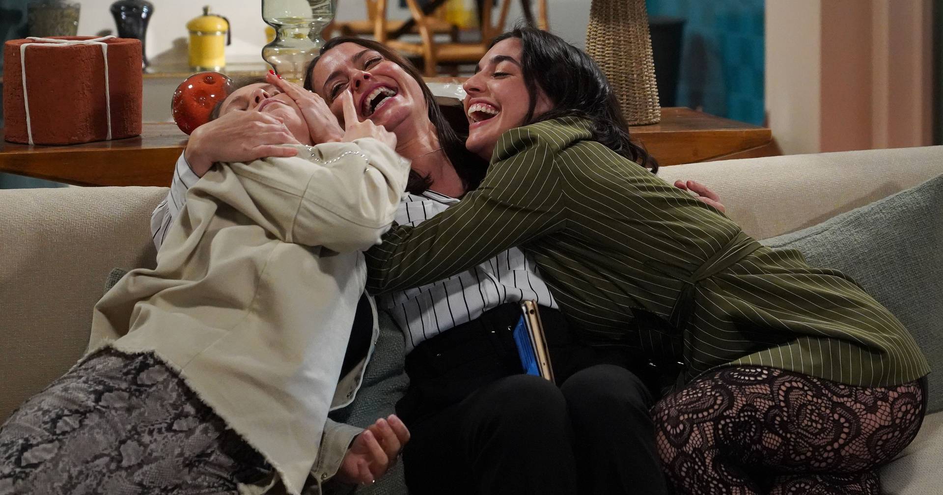 Vem aí: Sofia convida Teresinha e Beatriz para madrinhas de casamento - SIC