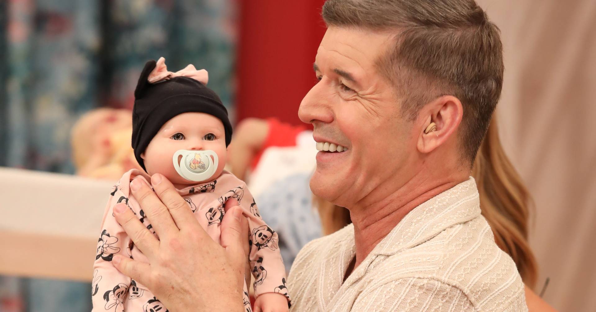 Soraia é artista e pinta bebés reborn há 6 anos: "Demora duas semanas a um mês" - SIC