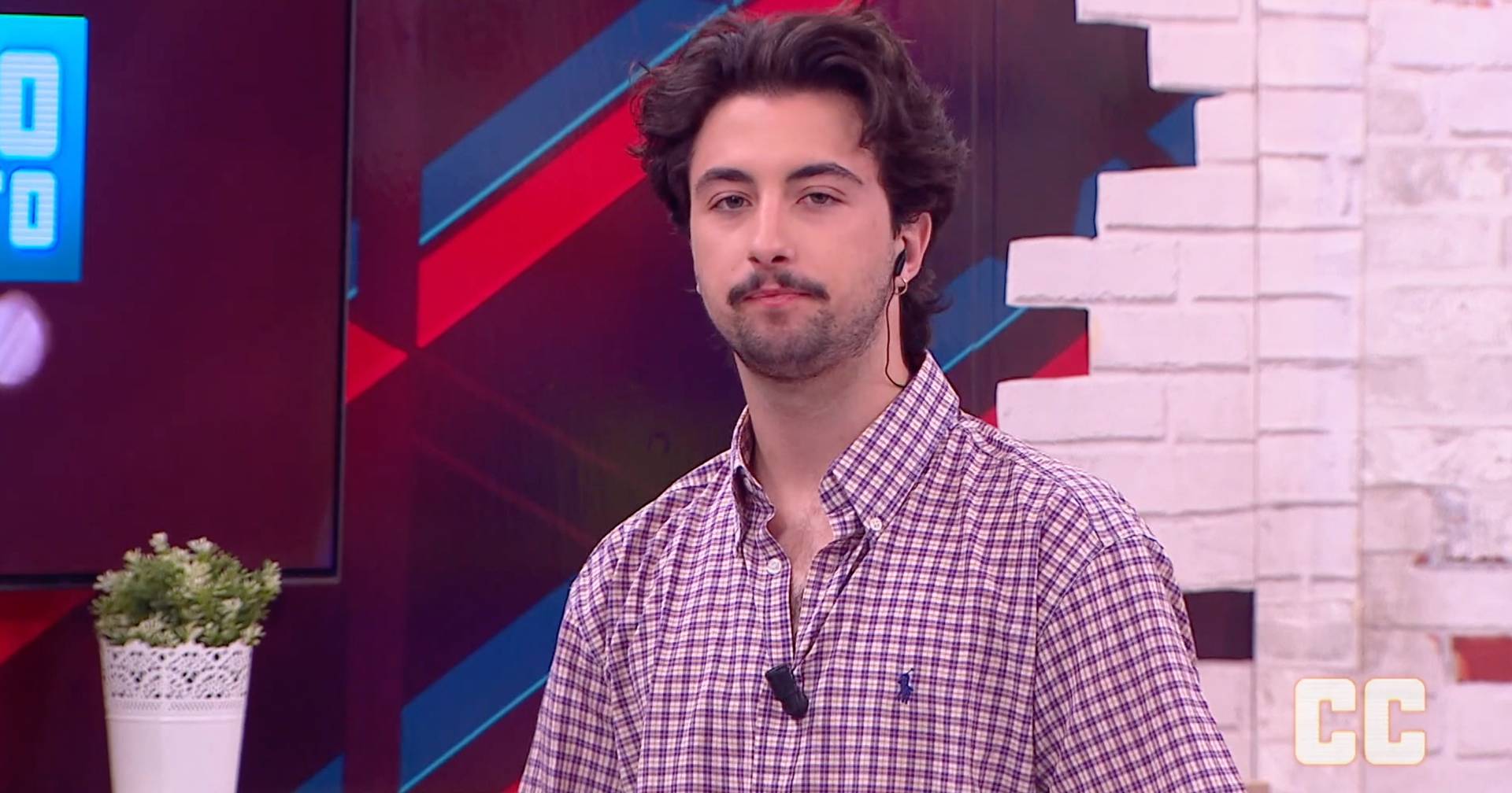 Manel Rosa, o apresentador doce, ácido e exótico do Curto Circuito! - SIC