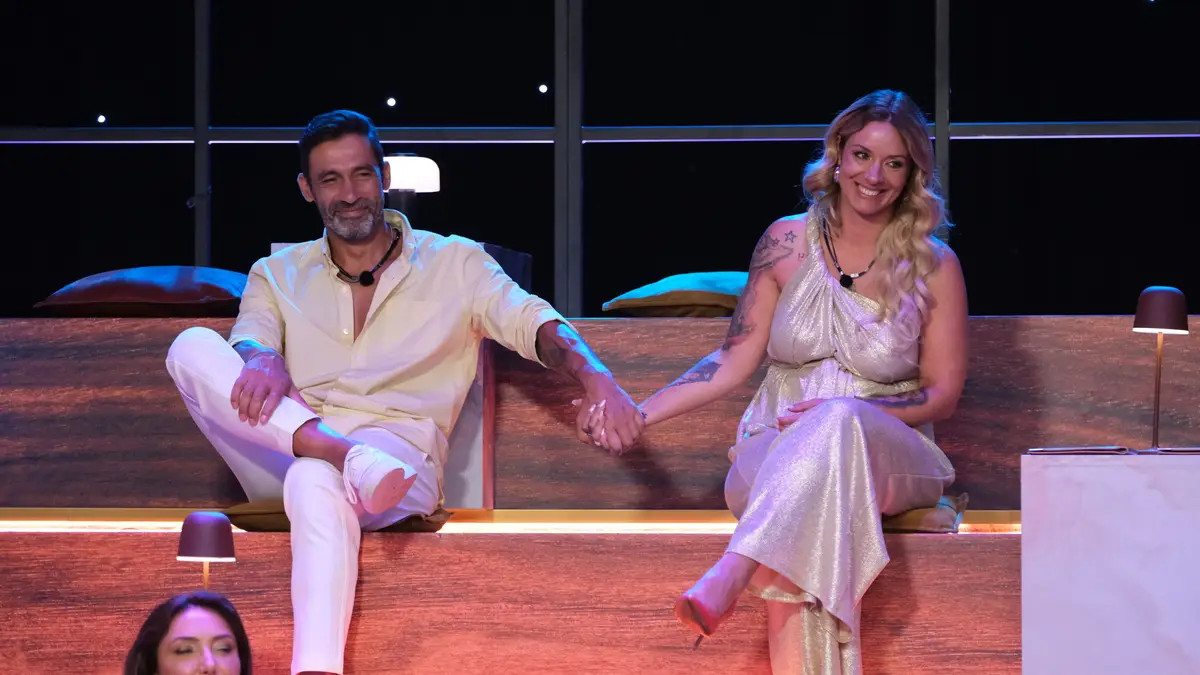 Surpresa! Daniel e Liliana beijam-se à frente de todos: "[Foi] no calor ...