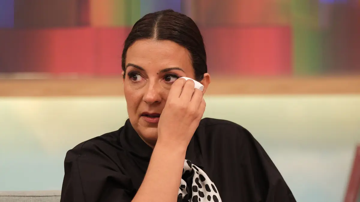 Cantora Xana Carvalho emocionada confessa: "Passei por uma tentiva de ...