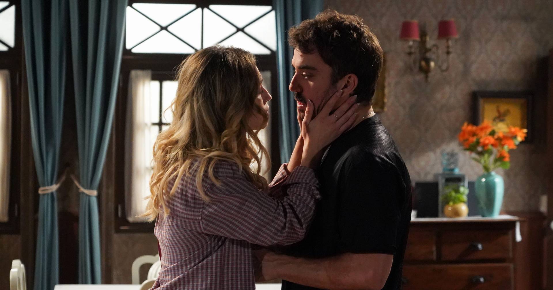 Vem aí: Camila arrisca tudo com Nuno - SIC