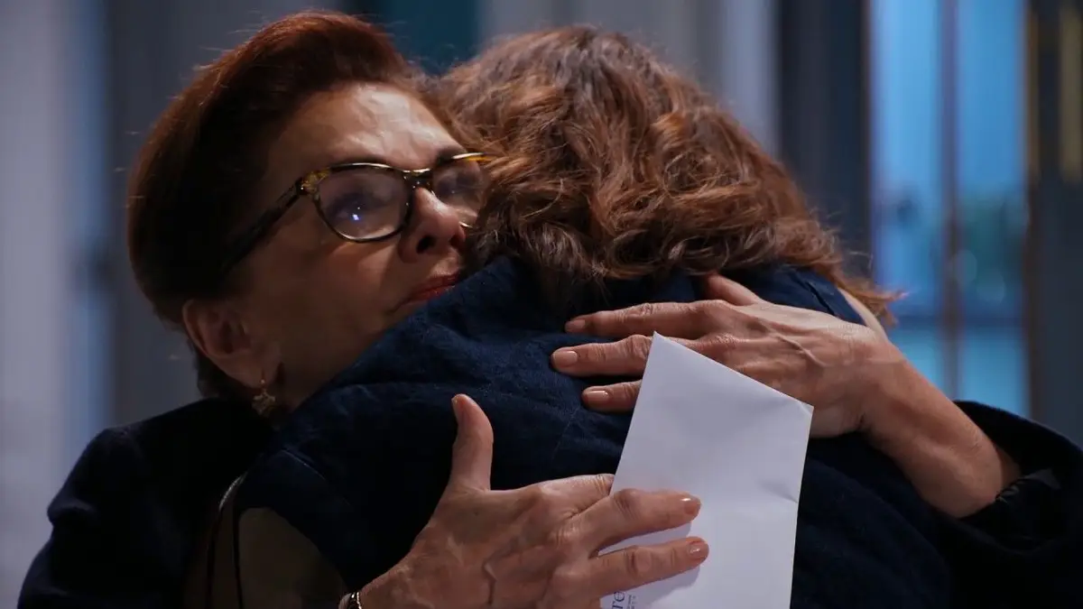Emocionante! Isaura e Bianca fazem as pazes: "Desculpa, mãe!" - SIC