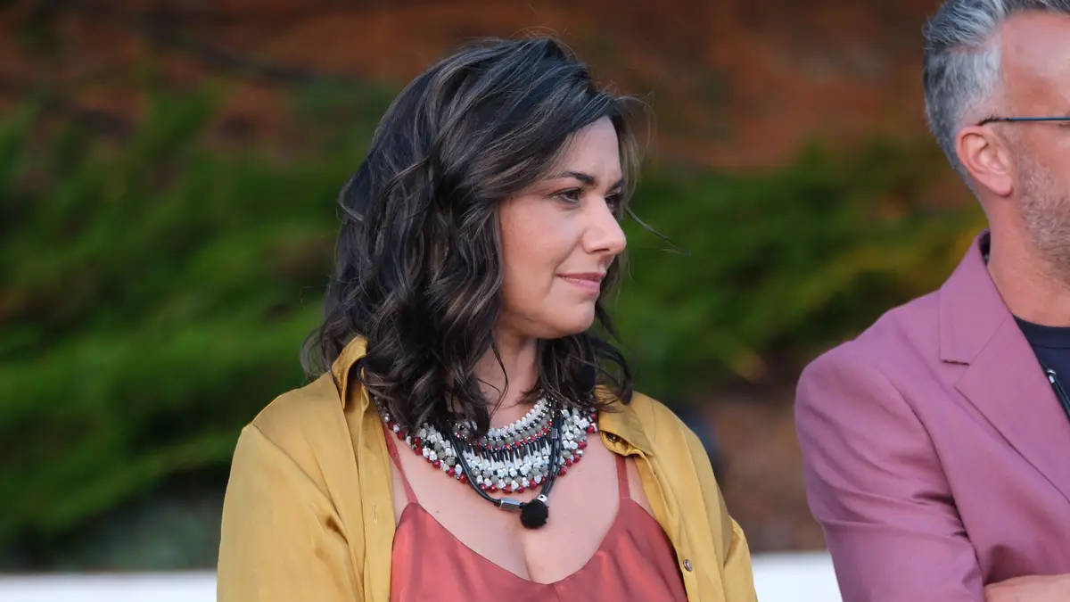 Daniela conhece Ricardo e há um detalhe que salta logo à vista: "É muito branco..." - SIC