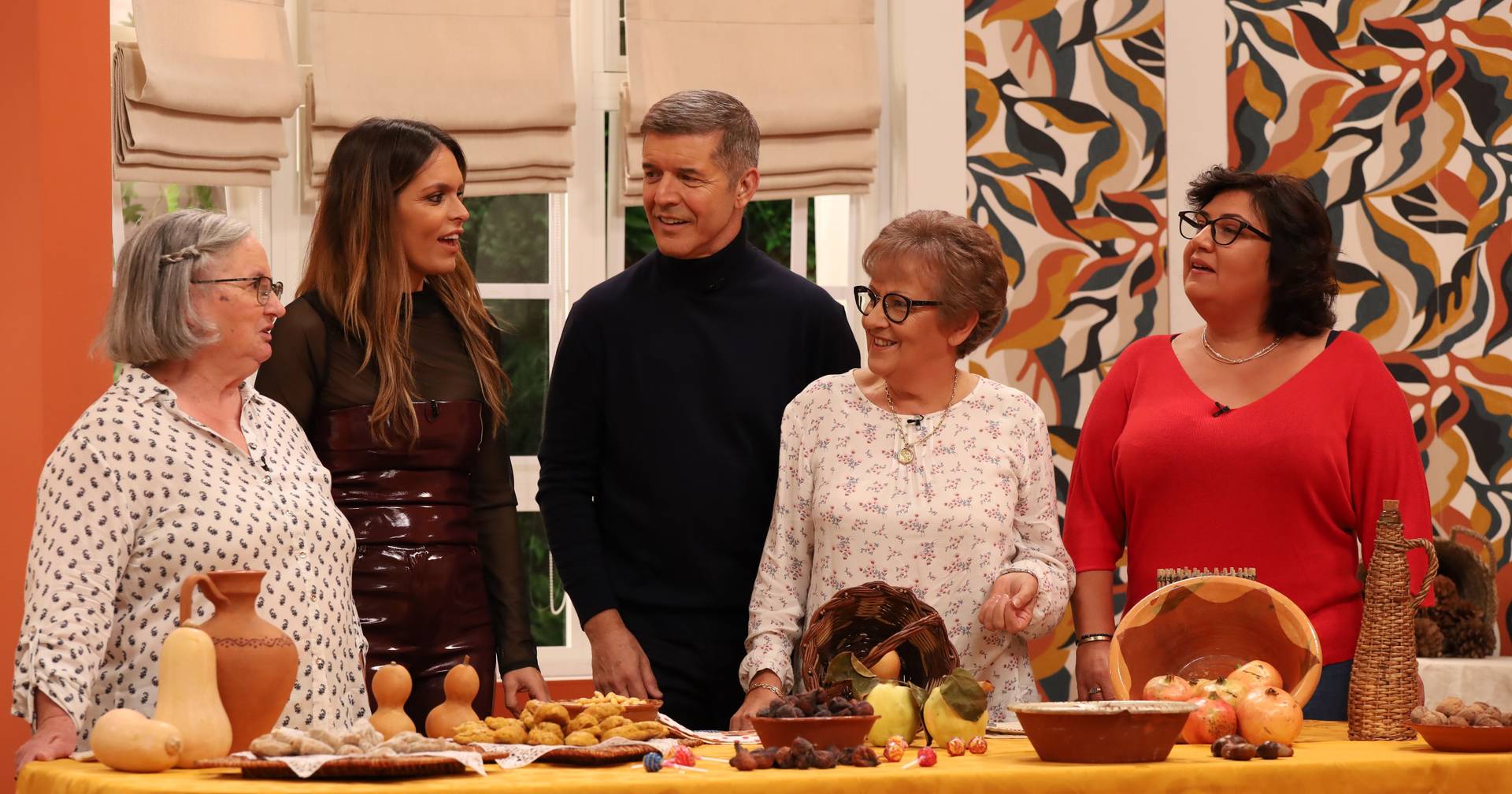 "Quem não der bolinho leva com o saco no focinho!" Pregão atrevido do ...