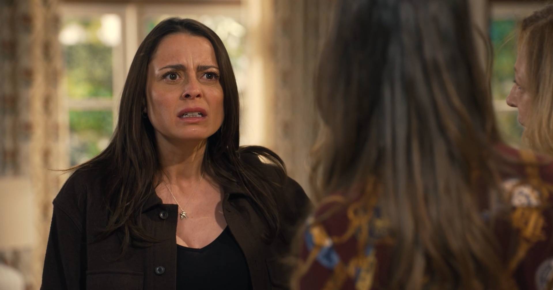 Sofia arma um escândalo na mansão: "Compactuas com a sacanice daquele ...