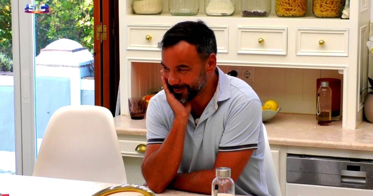 Deborah confronta Zé Pedro sobre a noite anterior: "Tiveste coragem de ...