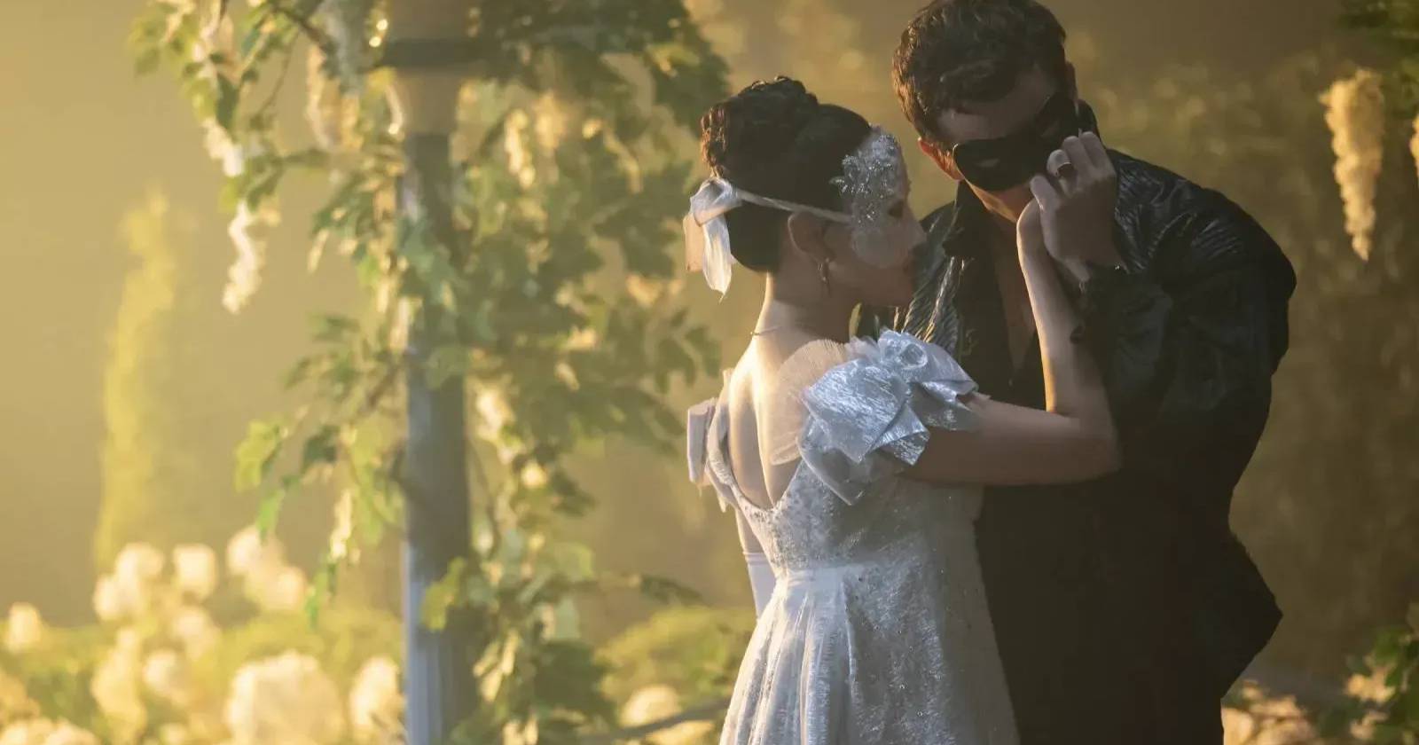 O regresso do 'yearning': o que é e por que desejamos alguém assim - SIC