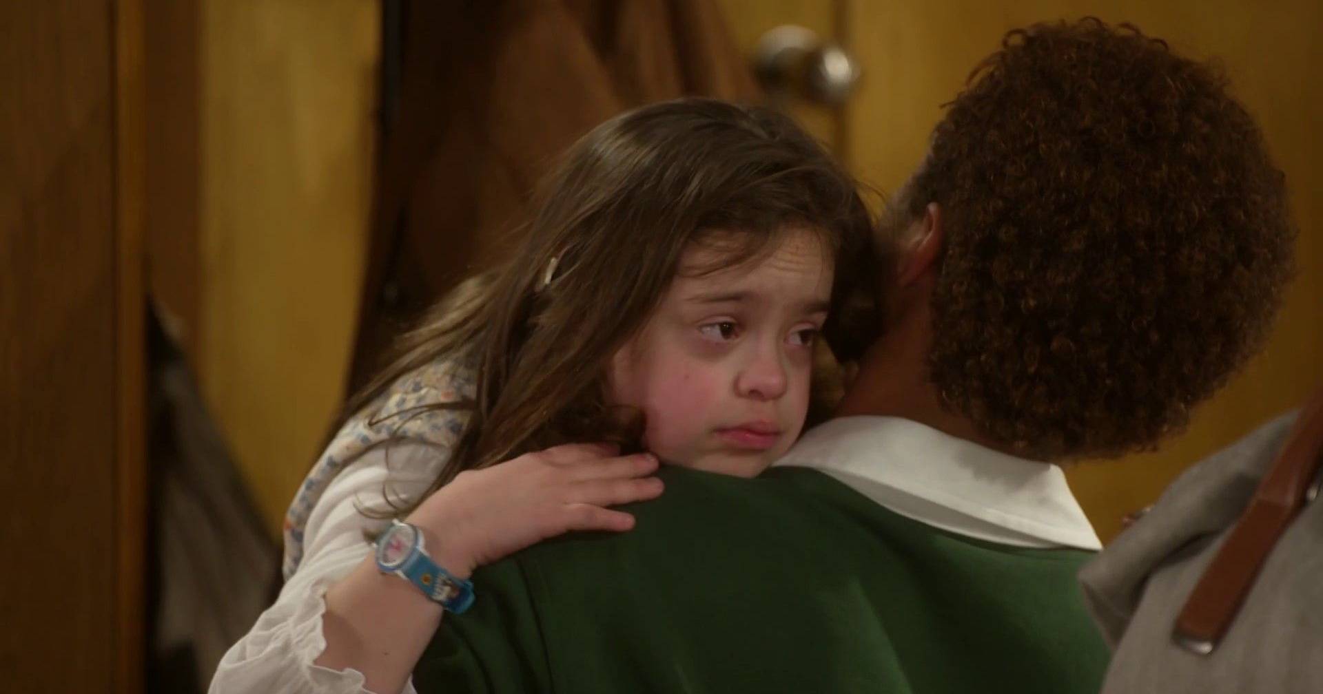 Emocionante! Salvador despede-se de Clarinha: "Não chores..." - SIC