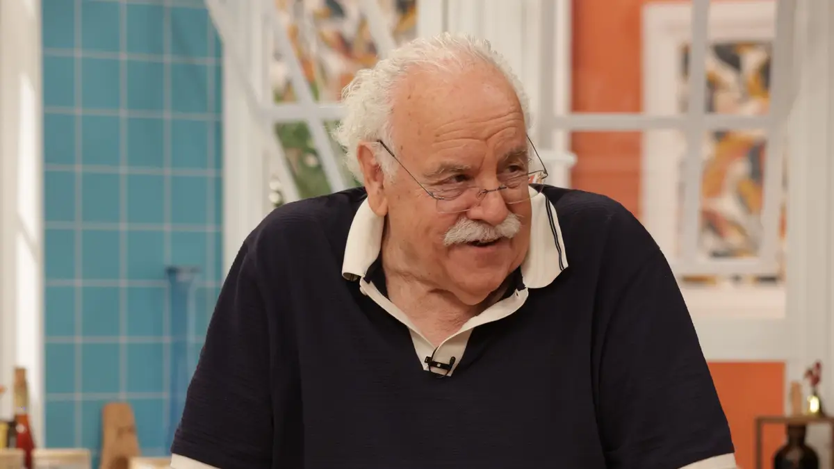 Chef Carlos Capote prepara ervilhas com ovos escalfados com chouriço e ...