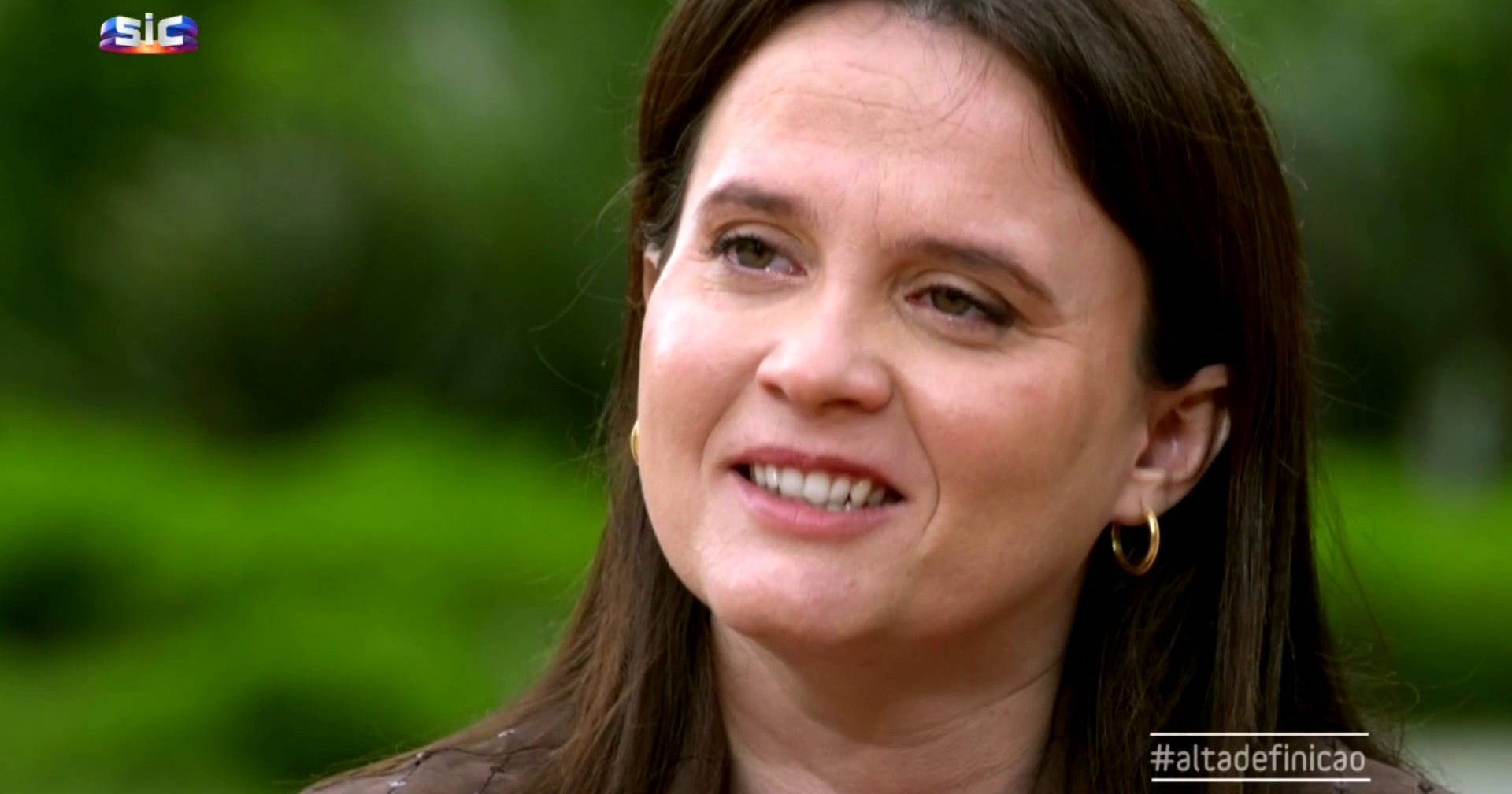 Ana Arrebentinha emociona-se no "Alta Definição" - "Ainda tem o cheiro ...