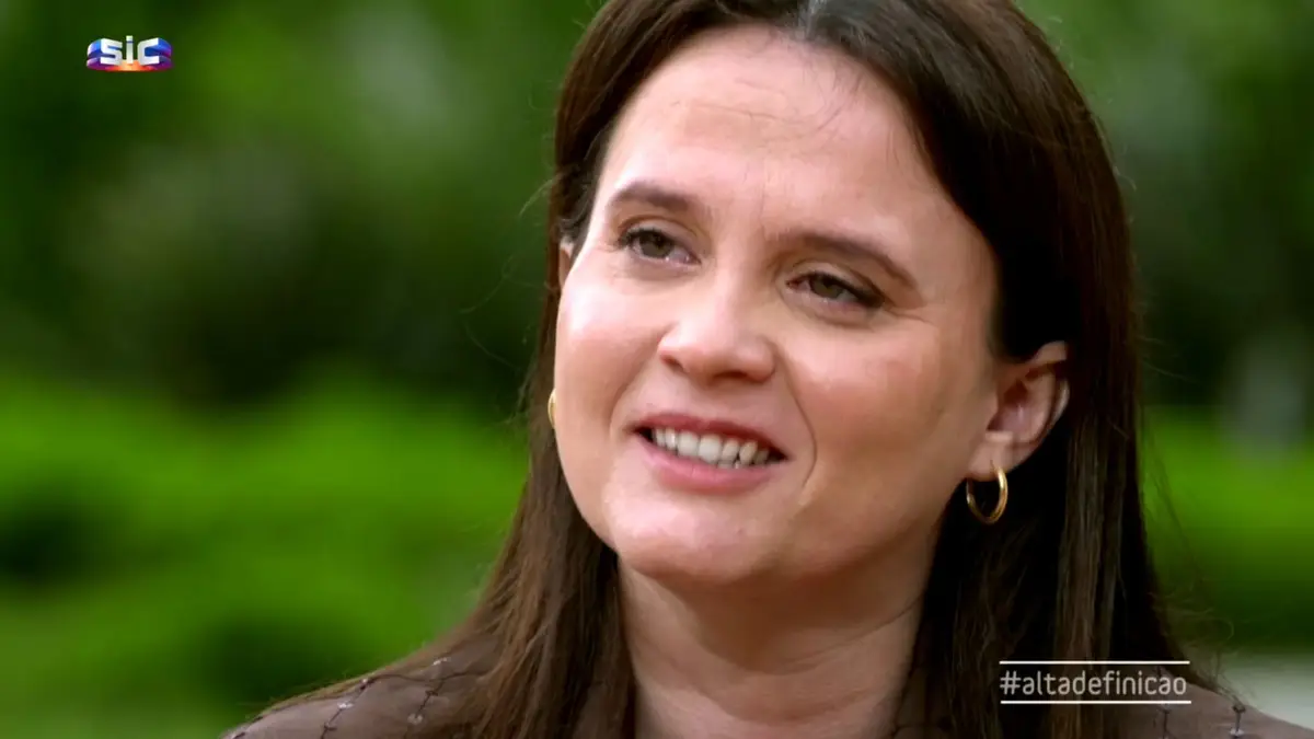 Ana Arrebentinha emociona-se no "Alta Definição" - "Ainda tem o cheiro ...