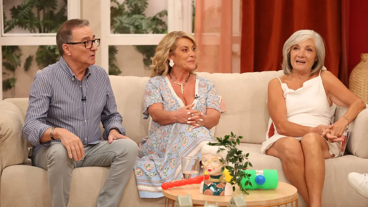 Comentadores não poupam Carlos e Paula: "É muita falta de carácter" - SIC