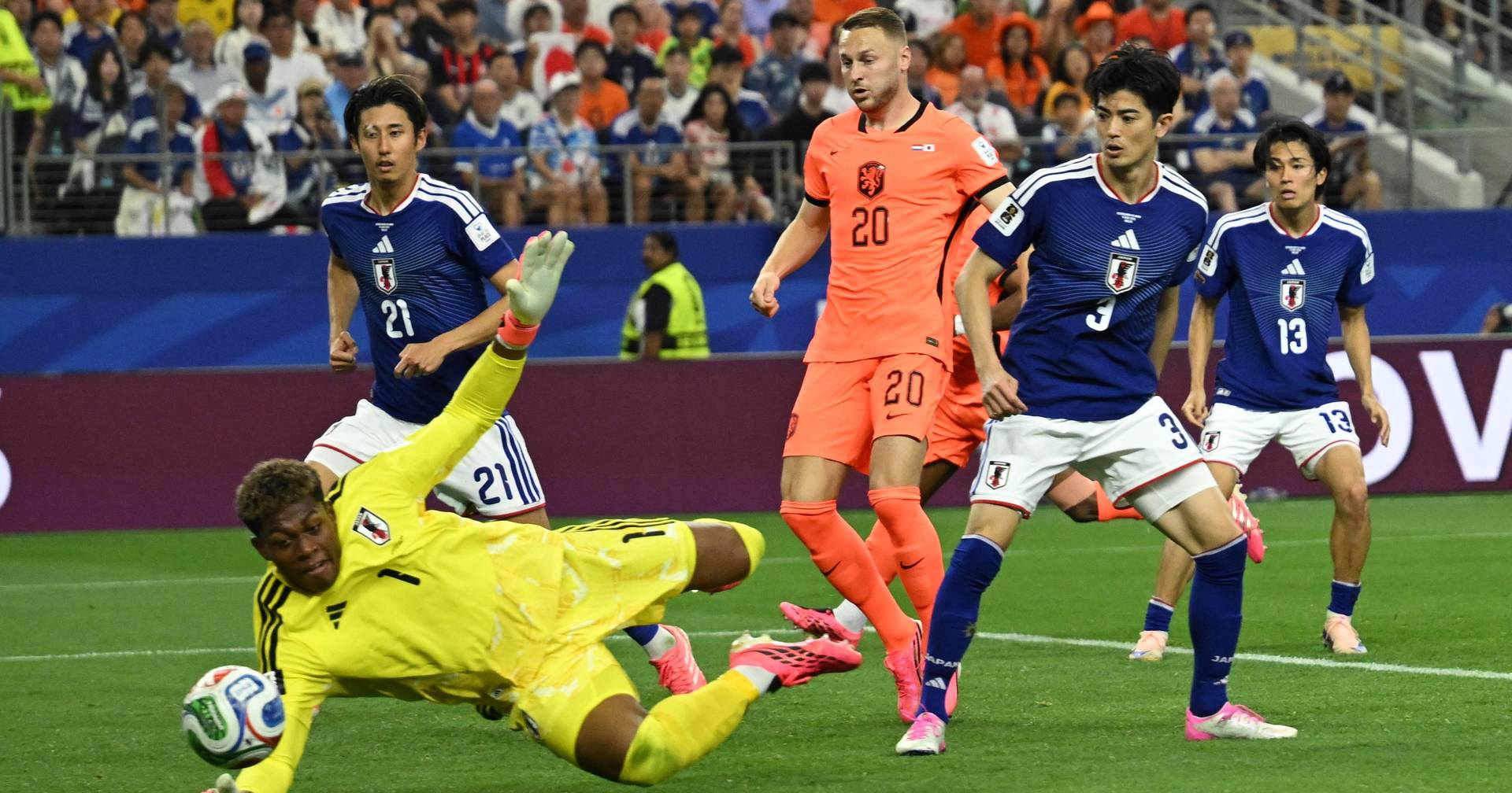 Veja o resumo do empate entre Países Baixos e Japão - SIC
