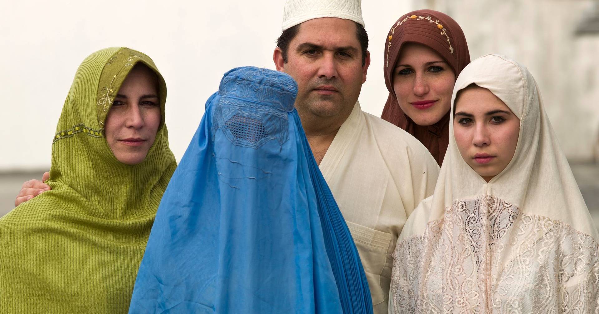 Usar burca em Portugal: o que está a ser discutido? - SIC Explica-me