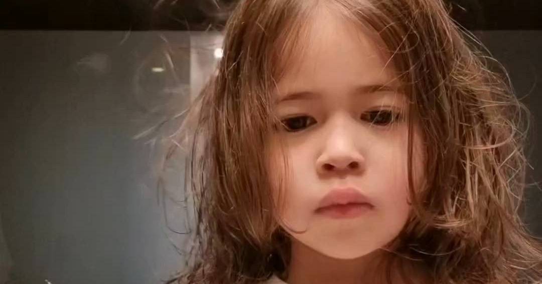 “É uma fotocópia tua” – Débora Monteiro conquista seguidores ao mostrar ...