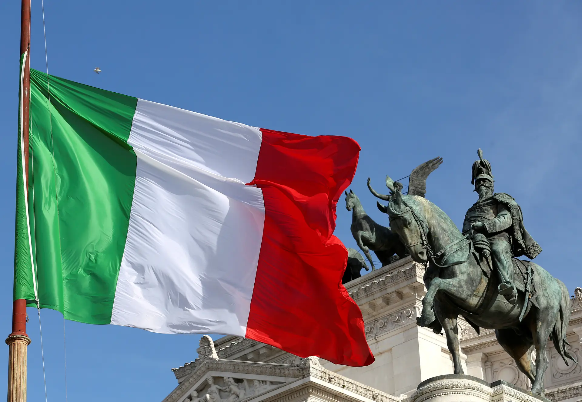 It lia Prop e Imposto nico De 100 Mil Euros Para Atrair Ricos SIC it-lia-prop-e-imposto-nico-de-100-mil-euros-para-atrair-ricos-sic