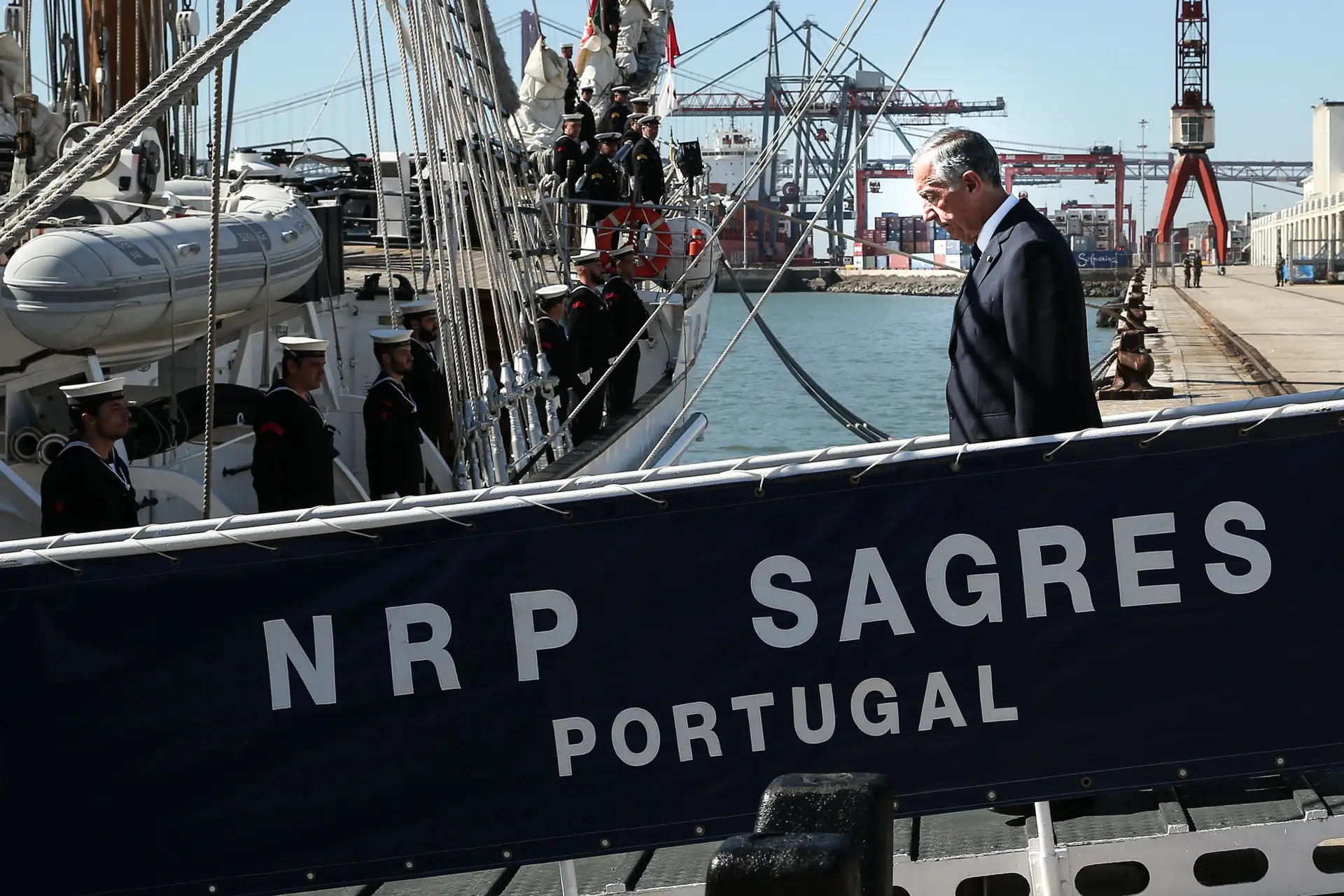Navio-escola Sagres realiza viagem que Fernão Magalhães fez há 500 anos ...