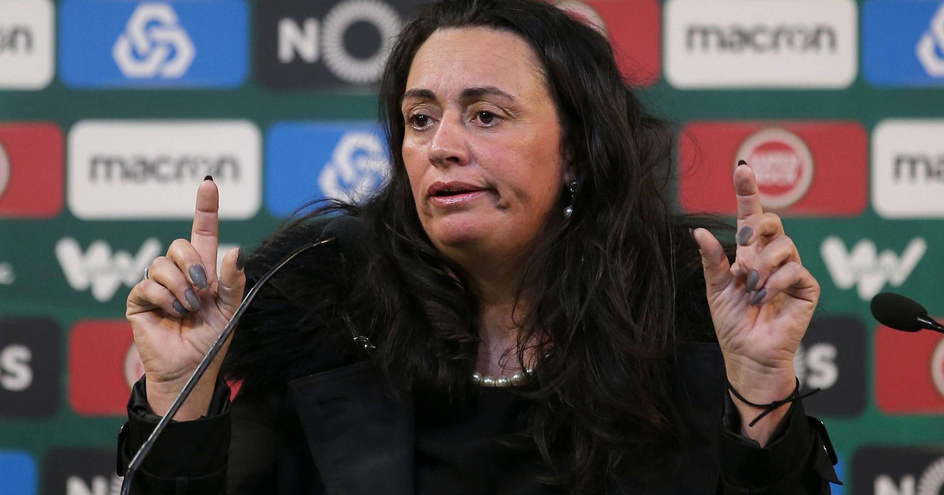 Elsa Judas e Trindade Barros expulsos de sócios do Sporting - SIC Notícias