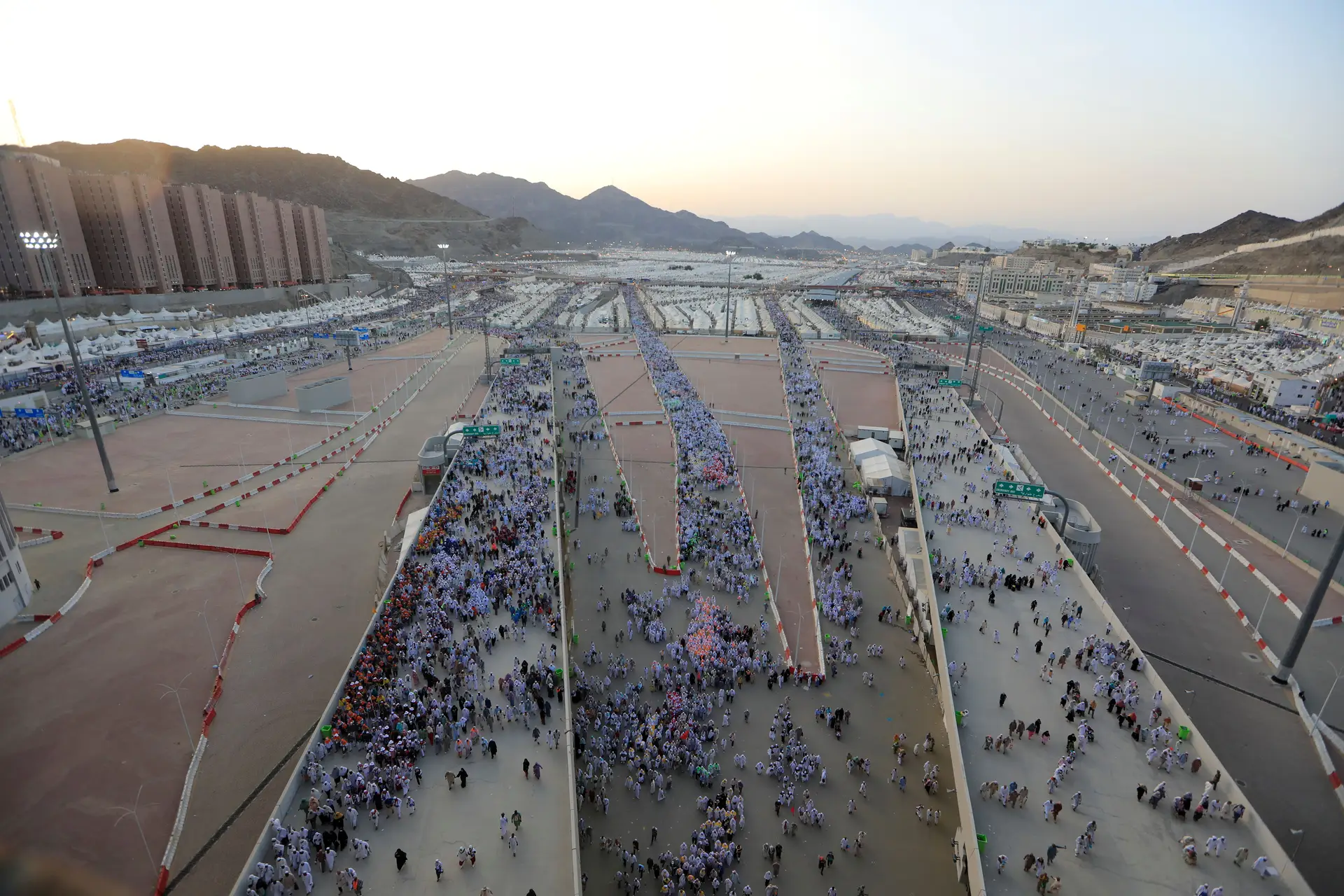 A caminho da cidade santa - SIC Notícias
