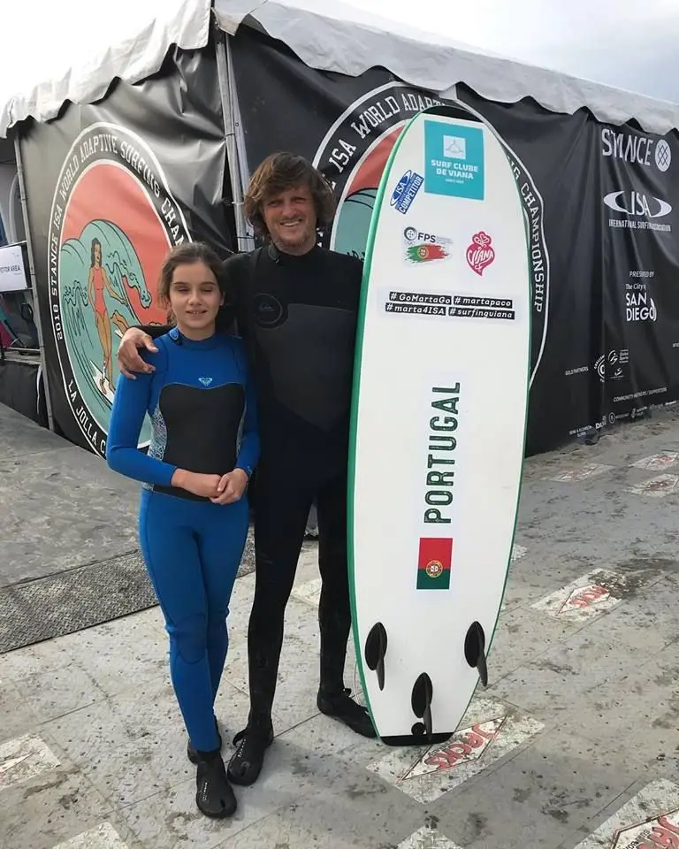Surfista Marta Paço medalha de bronze no Mundial de surf adaptado - SIC ...